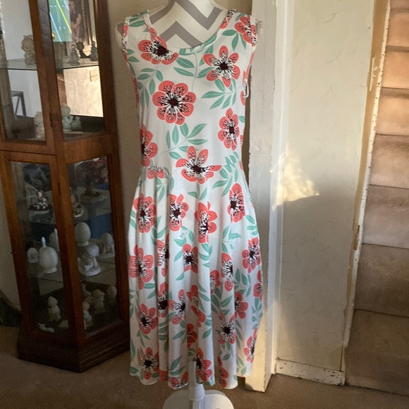 LuLaRoe | Dresses | Large Lularoe Nicki Tank Dresswhite Bkgrd Wcoral ...